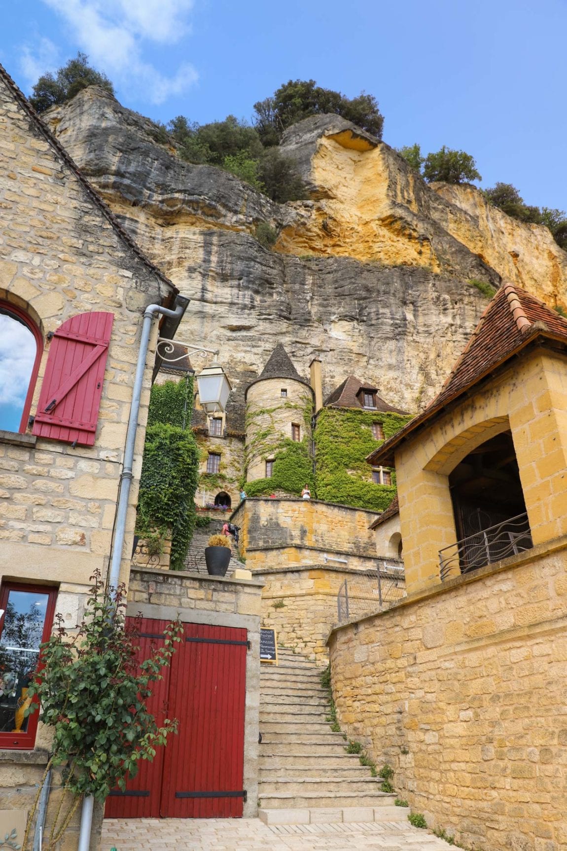 Visiter l'époustouflant village de La Roque-Gageac - Casa del Travel