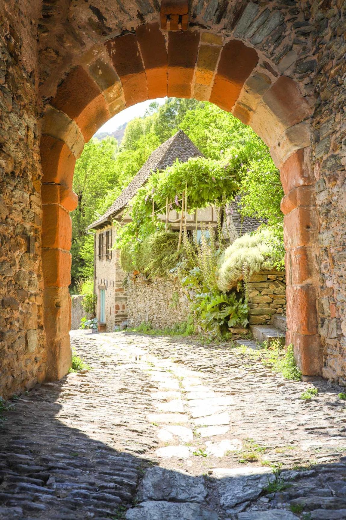 Visiter Conques : Un des plus beaux villages occitan - Casa del Travel